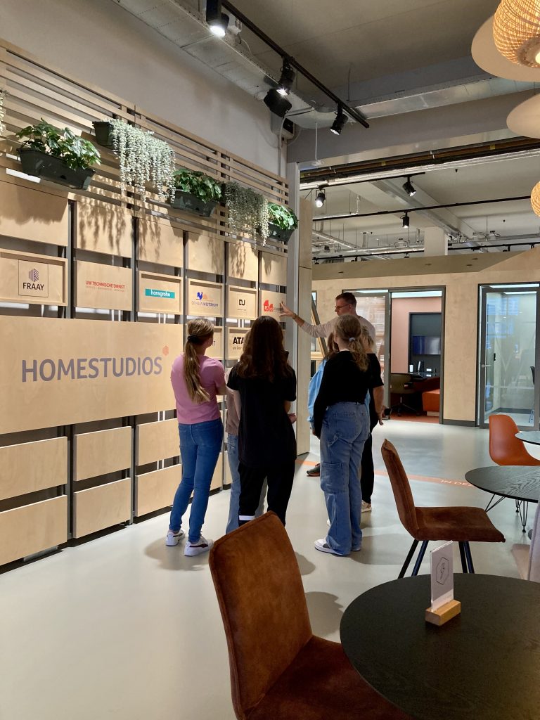 Jong talent op bezoek bij Homestudios - Homestudios